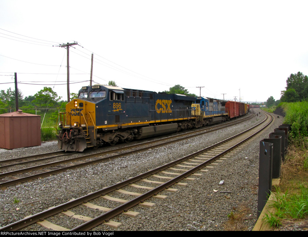 CSX 896 and 7516